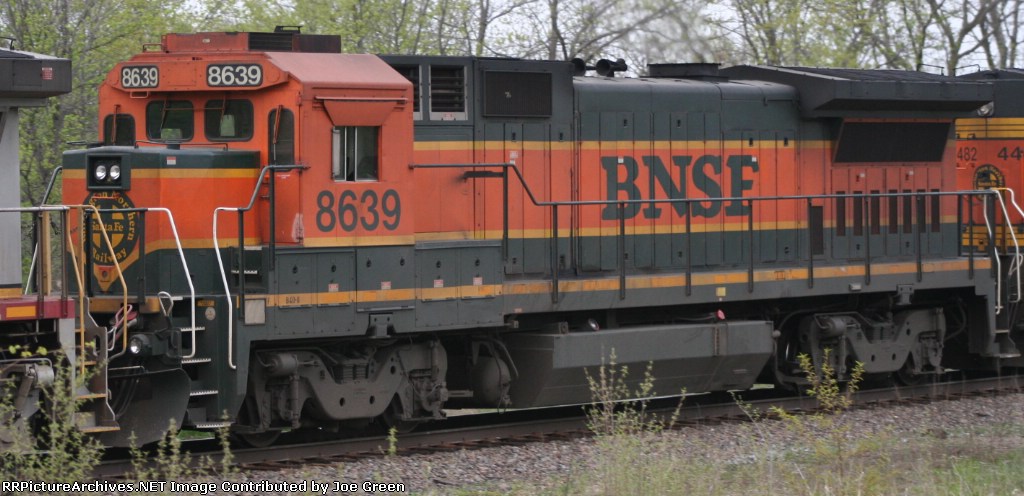 BNSF 8639